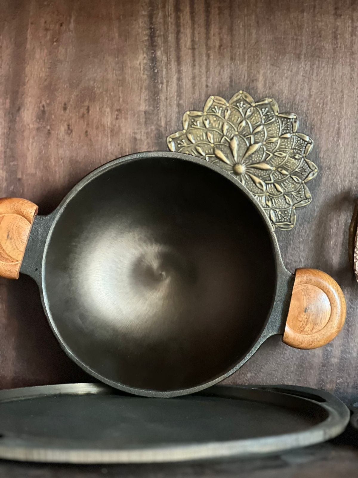 Smooth and Pre-Seasoned Cast Iron Aappam / Hoppers Pan With Wooden ...